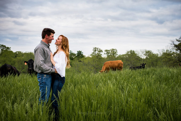 Jamie & Caleb – Engagement Session on the Farm – Stronghurst, IL ...